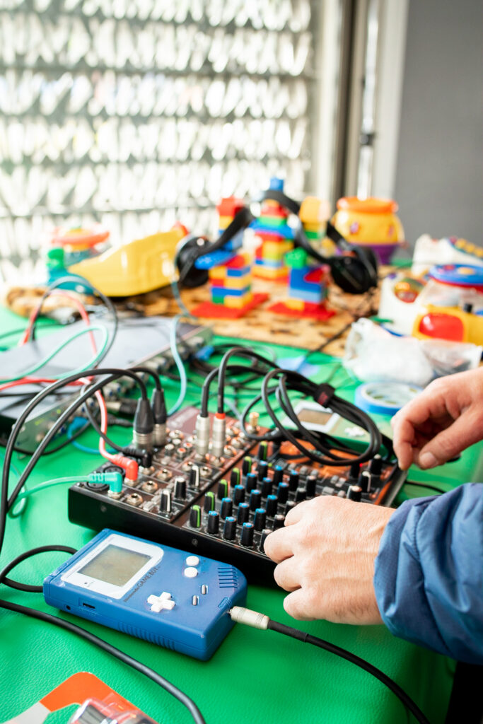 Atelier circuit bending et rencontre avec Jankenpopp – Tiers-Lieux et ...